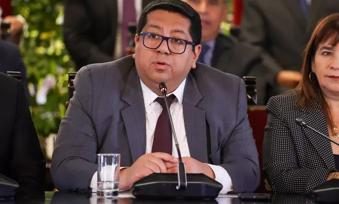 Alex Contreras, titular del MEF: "Hemos seguido trabajando en la ...