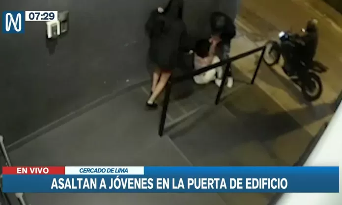 Cercado De Lima Cámaras De Seguridad Captan Asalto A Universitarias En