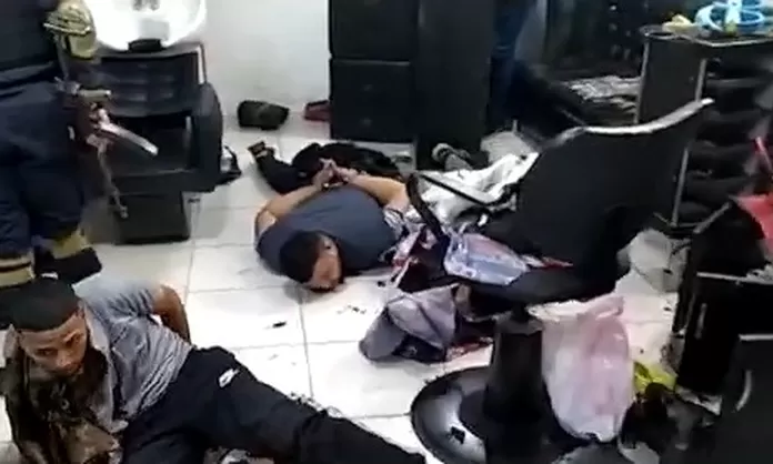 Comas: incautan armas, celulares y droga en barbería | Canal N