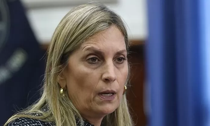 Comisión de Ética aprobó sancionar a María del Carmen Alva por jalar ...