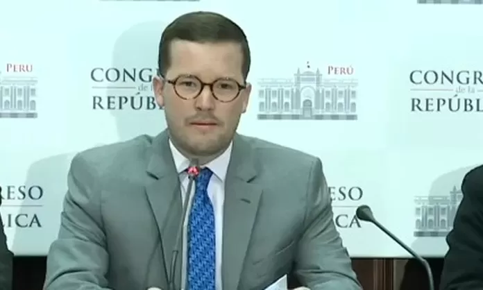 Congresista Alejandro Cavero presenta proyecto de unión civil | Canal N