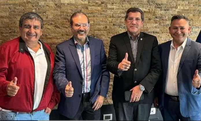 Exministro Jorge Chávez anuncia su postulación al Congreso | Canal N