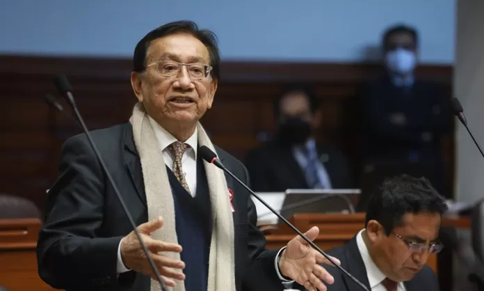 José María Balcázar dice que asumiría la Presidencia si el Congreso le ...