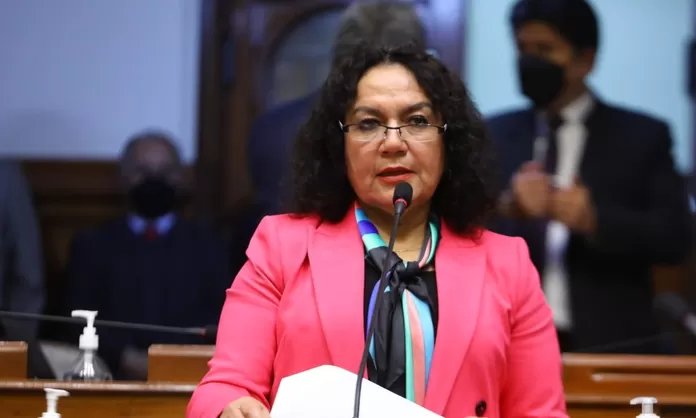 María Acuña niega cálculo político sobre retiro de reelección | Canal N