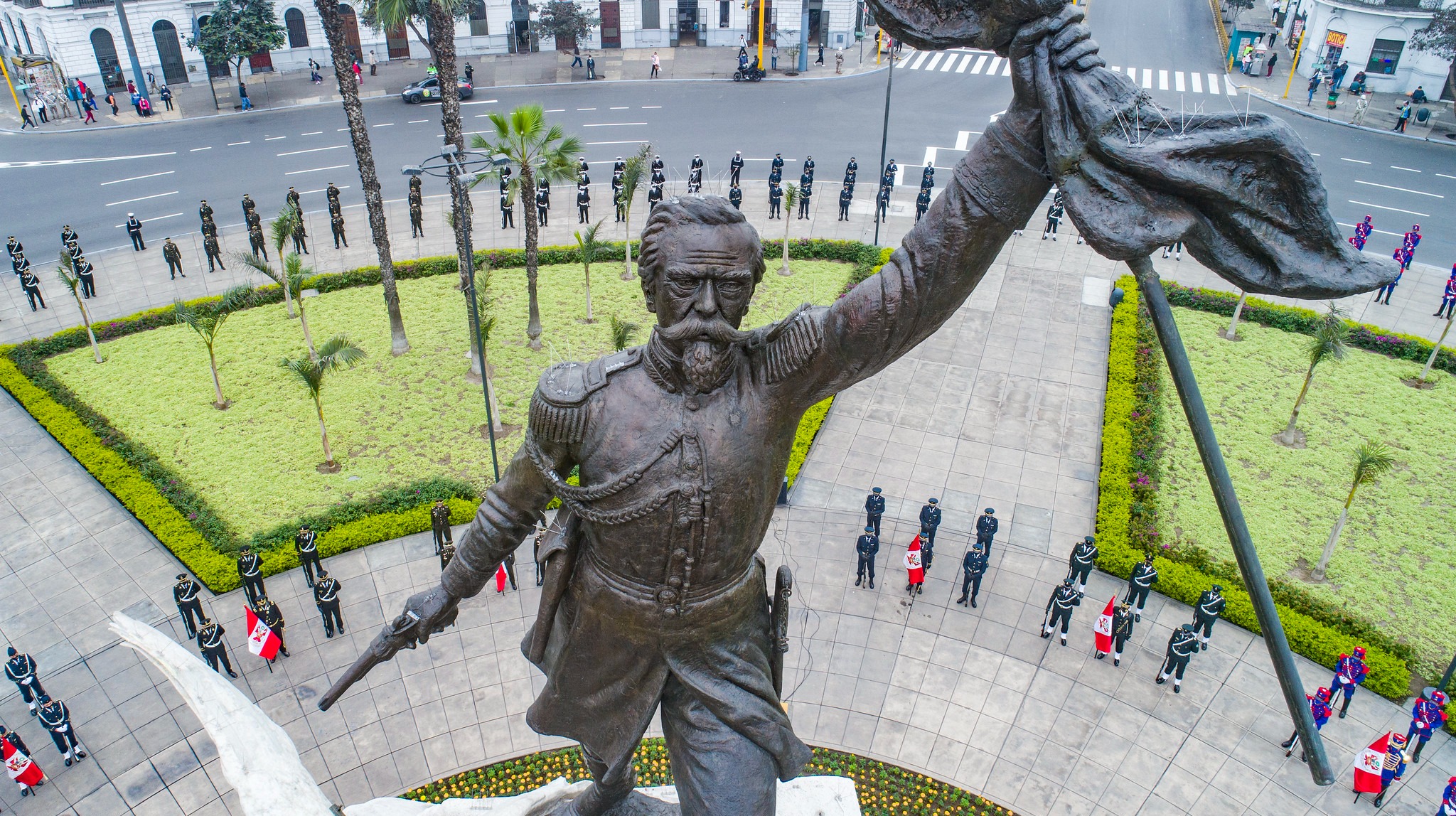 Municipalidad de Lima entregó monumento restaurado de Francisco ...