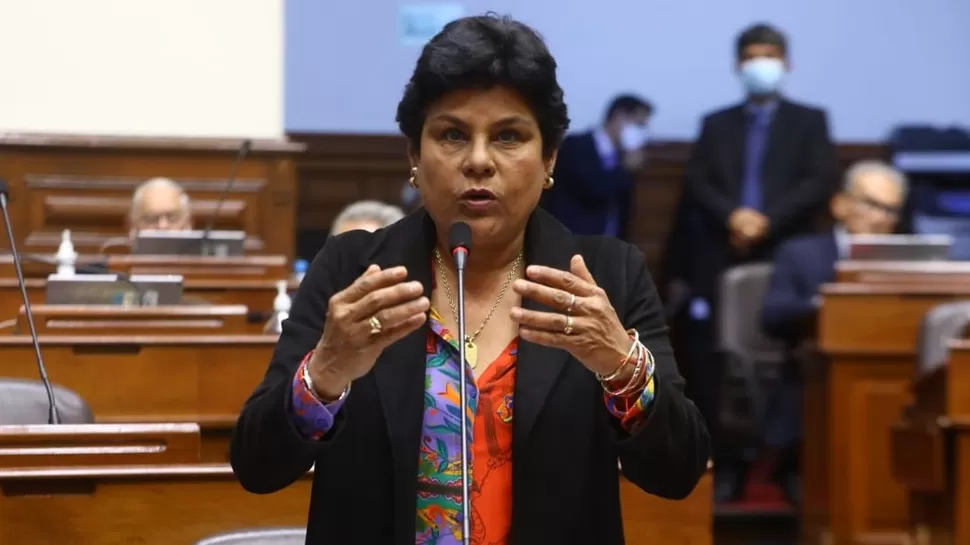 Norma Yarrow: Hágale un favor al país y renuncie | Canal N