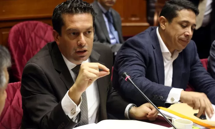 Torres: Violeta se ha convertido en "vocero del TC" | Canal N