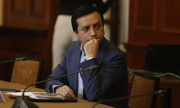 Violeta criticó a Martín Vizcarra por dejar palco principal y lo ...