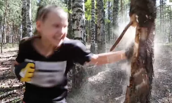 YouTube: Niña boxeadora destrozó un árbol durante su entrenamiento ...