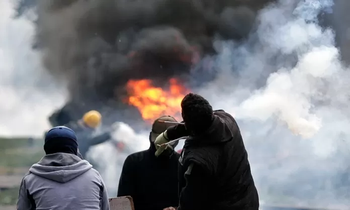 Crónicas Políticas | Ecuador: Aumenta la violencia en paro indígena ...