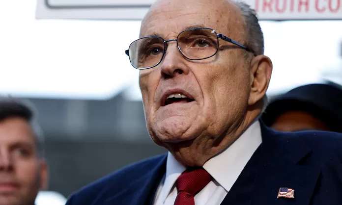 Rudy Giuliani, exabogado de Trump, condenado a pagar $ 148 millones por ...
