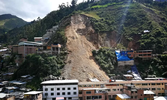 Rescatan 2 cuerpos de víctimas del deslizamiento en Pataz | Canal N
